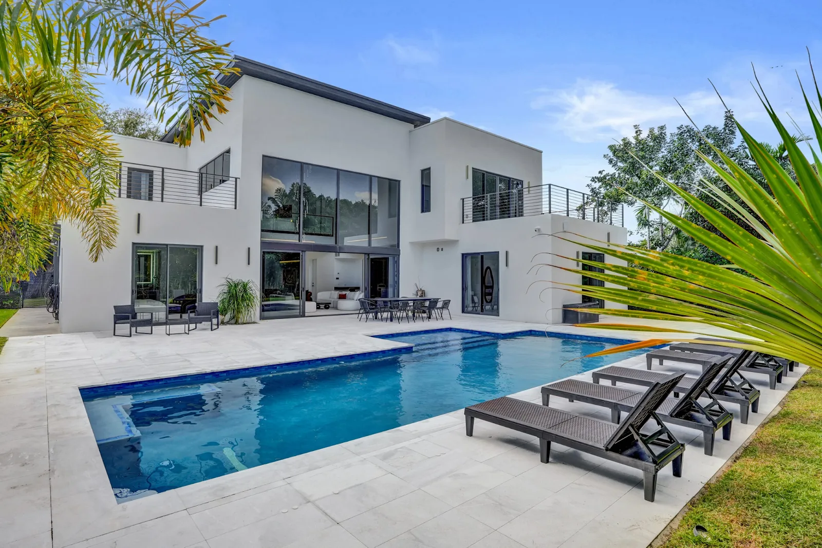 Private Pool Luxury Escape in Miami | Nightfall Group